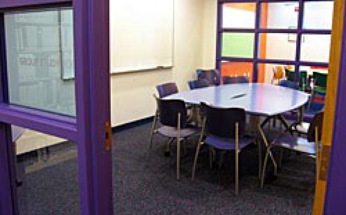 Wolf Study Room | Worthington Libraries